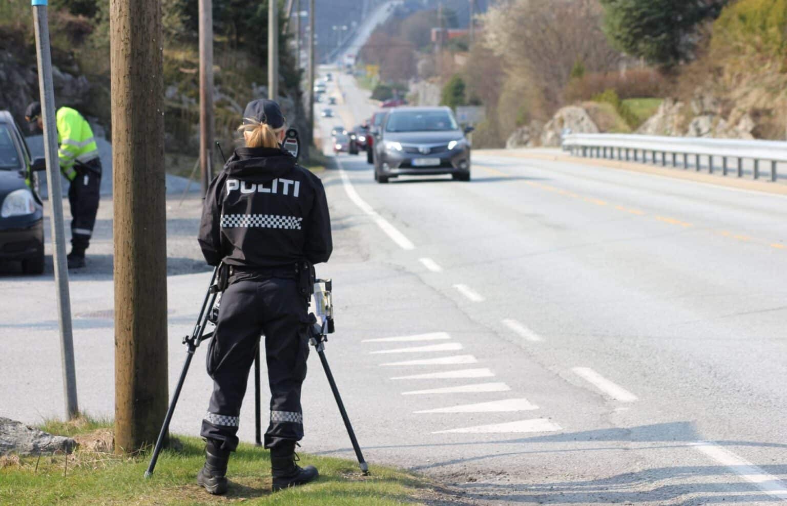 Varsling av trafikkontroll gjør veien farligere - Trygg Trafikk